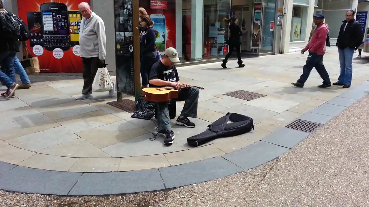 Incredible guitarist busking on Cornmarket, Oxford – Dan Q